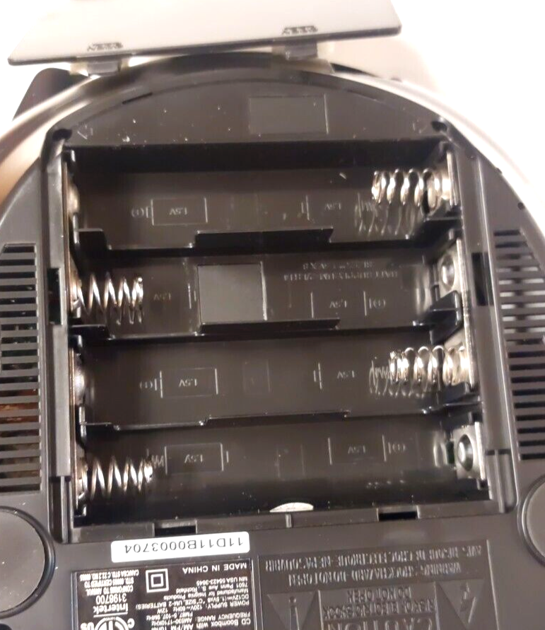 Insignia- Insignia CD/ AM/FM Radio Boombox Black NS B4111 In Original ...
