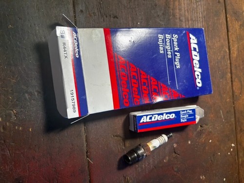 AC DELCO R44-TX SET OF 8 SPARK PLUGS NOS IN BOX | eBay