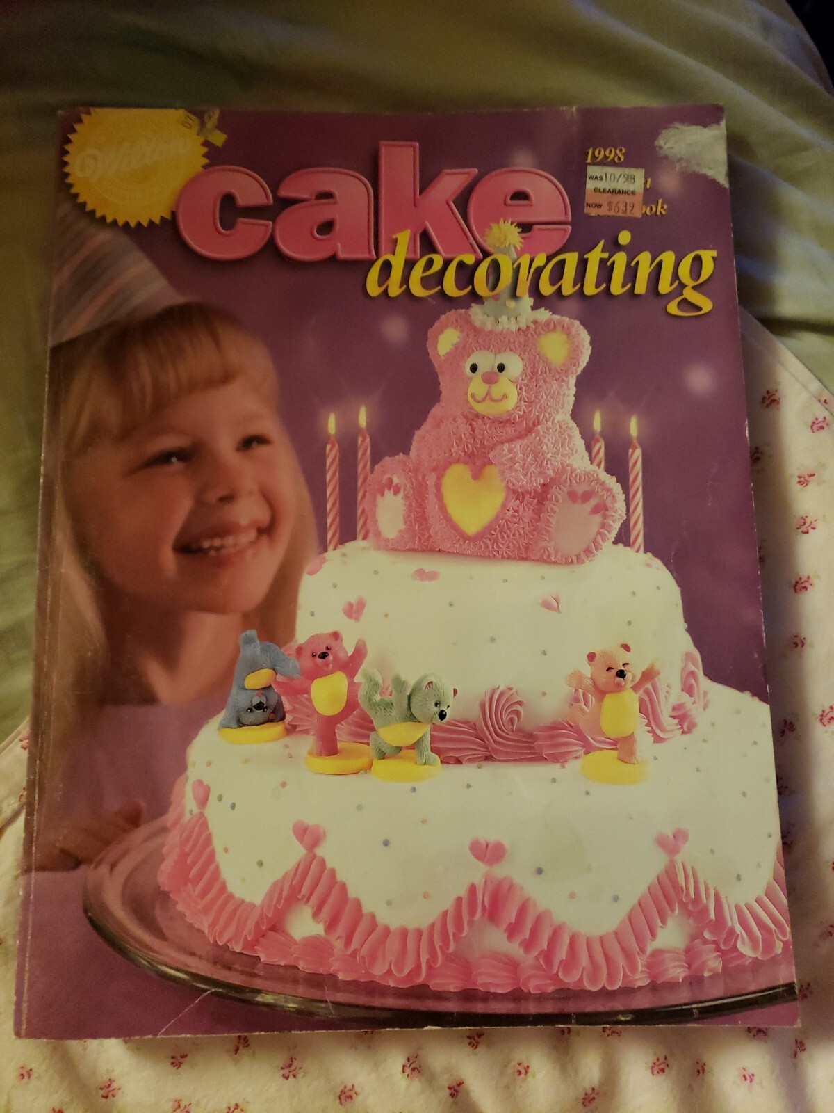 Wilton Cake Decorating : 1998 Yearbook by Wilton Cake Editors (1997 ...