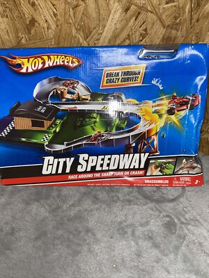 Hot Wheels City Speedway Action Play Set 2009 New Break Through Crazy ...