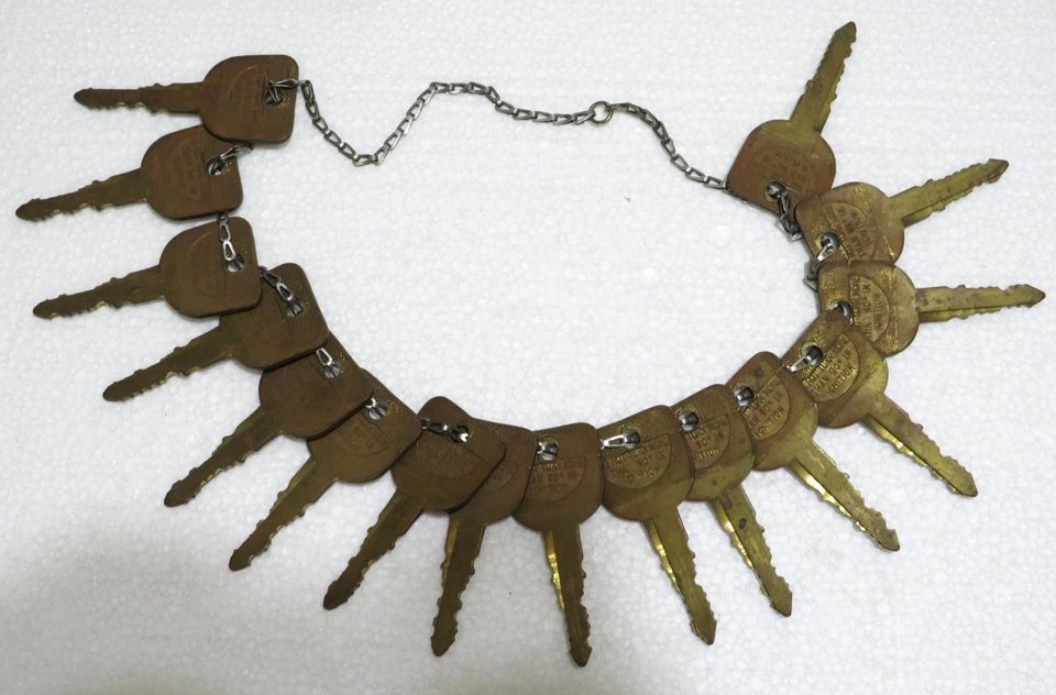 16 pc Vintage Car Ignition Master Brass Key Lot Automobile Dealer 1940 ...