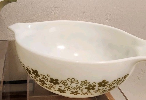 Pyrex Spring Blossom Green White Crazy Daisy Cinderella Mixing Bowls ...