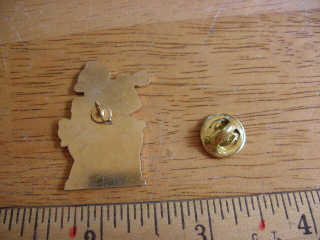 Pilots Ships captain at wheel mascot 1980s pin tie tac unique vintage ...