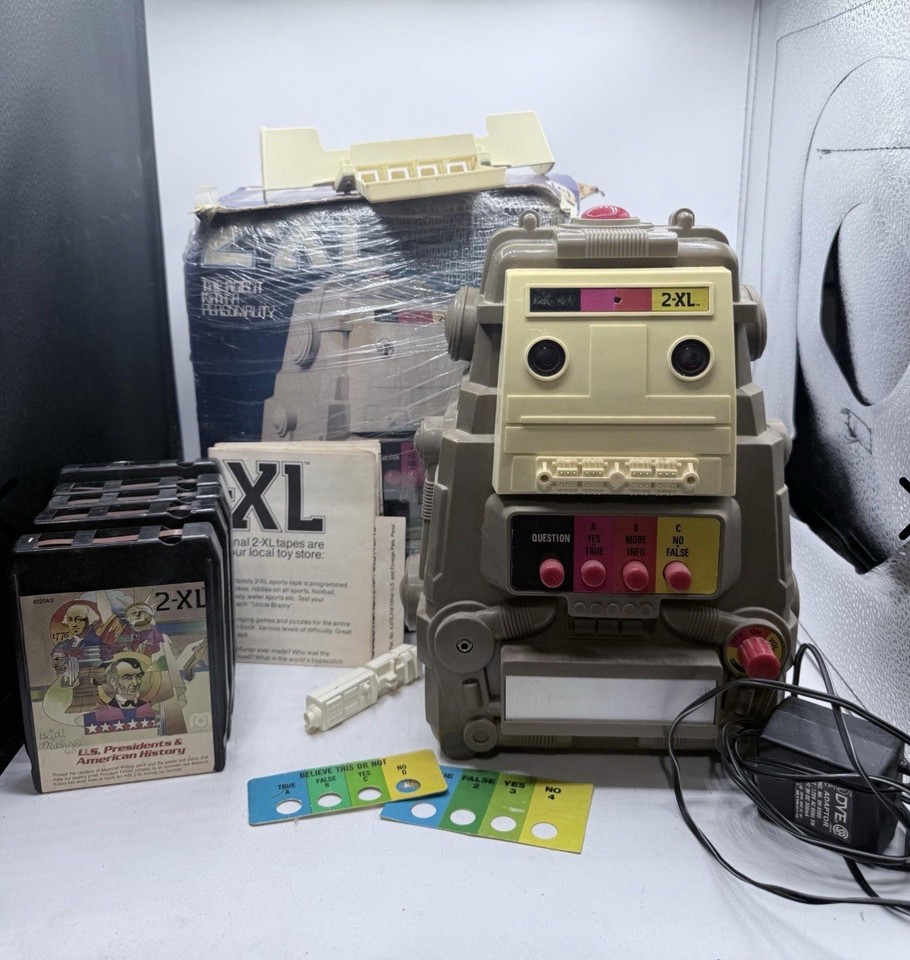 VINTAGE 1978 TYPE 2 MEGO TOY 2-XL TALKING ROBOT WITH 8 TRACK TAPE ...