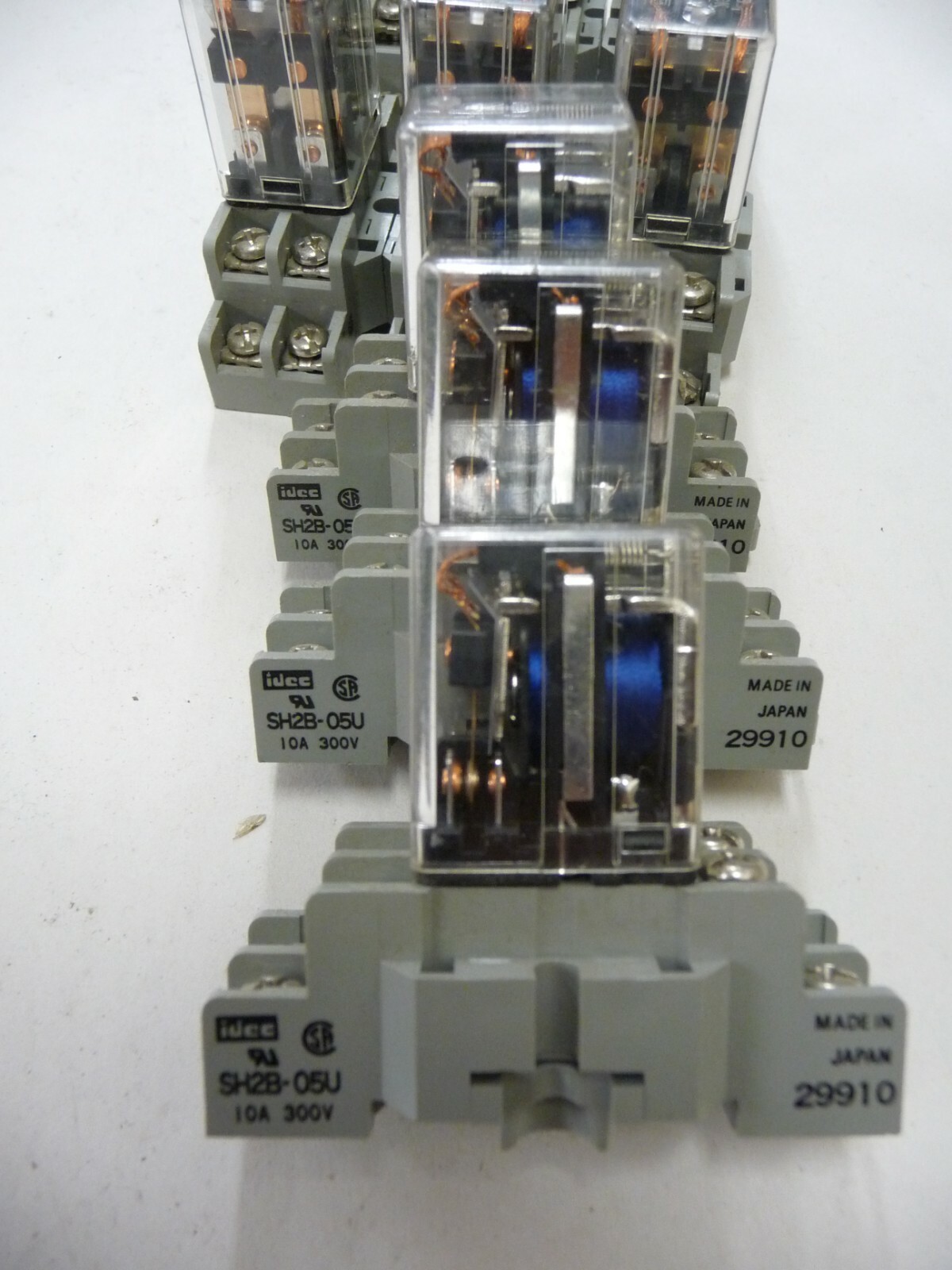 FRL-263 D024/02CK Fujitsu 24V Relay DPDT with SH2B-05U base | eBay