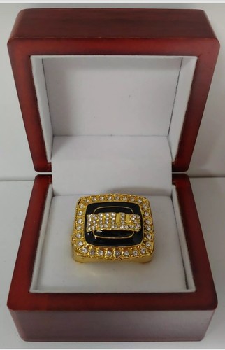 Scottie Pippen - 1992 Chicago Bulls Championship Ring With Wooden ...