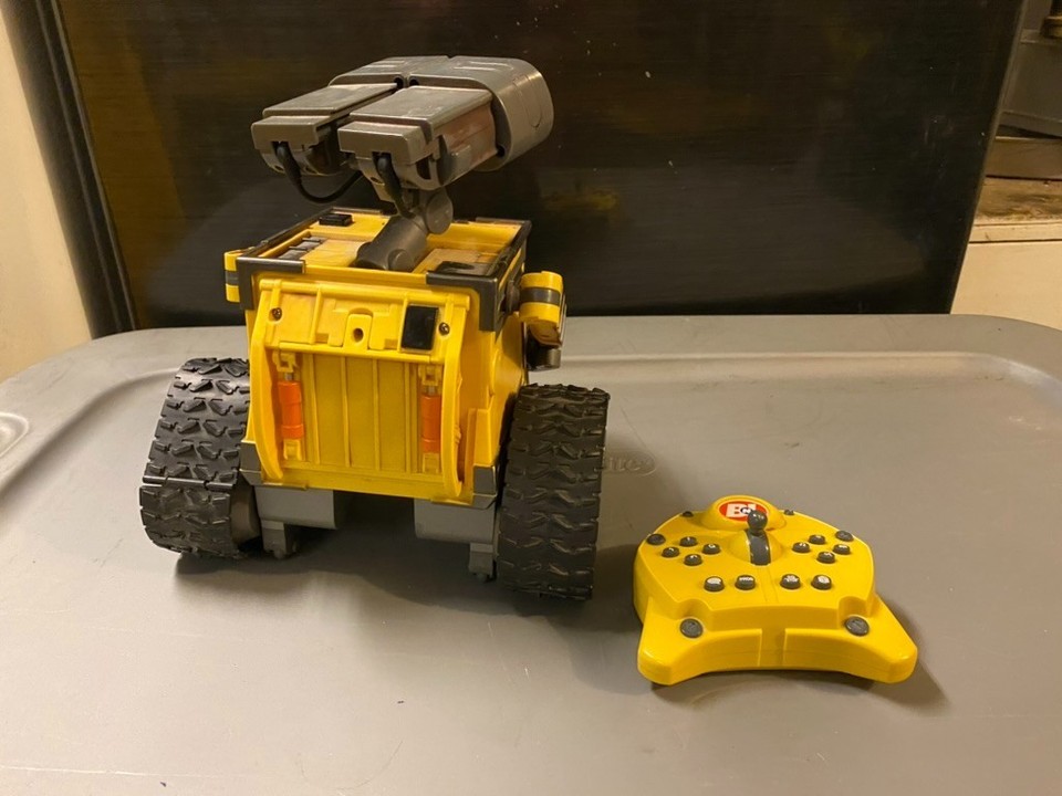 Disney Pixar 9.5" Wall-E Thinkway Remote Control RC Toy w/Remote READ ...