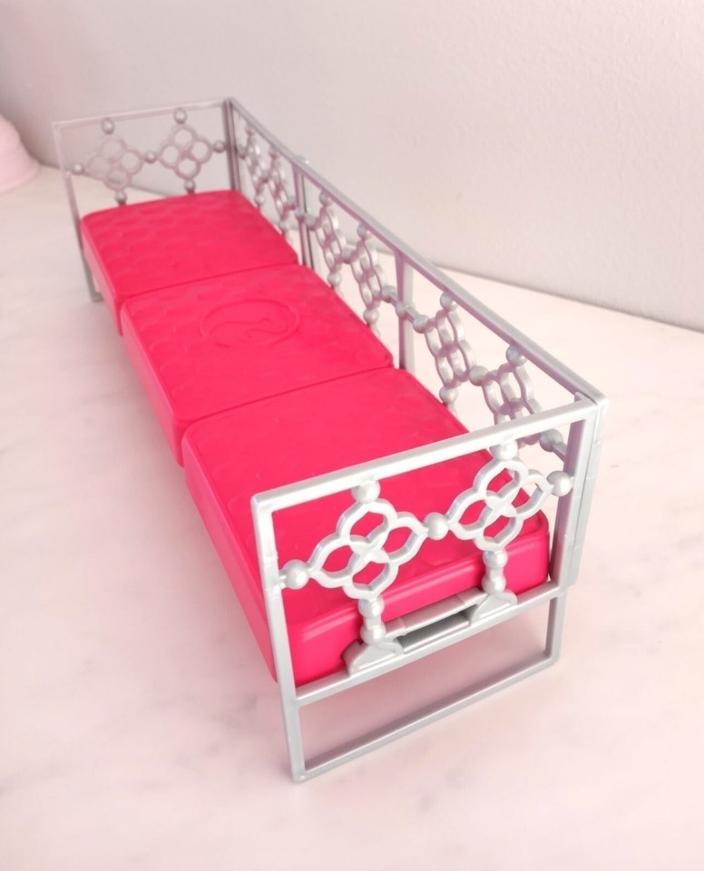 VINTAGE BARBIE DOLL BARBIE COUCH BARBIE DOLL HOUSE BARBIE SOFA BARBIE ...