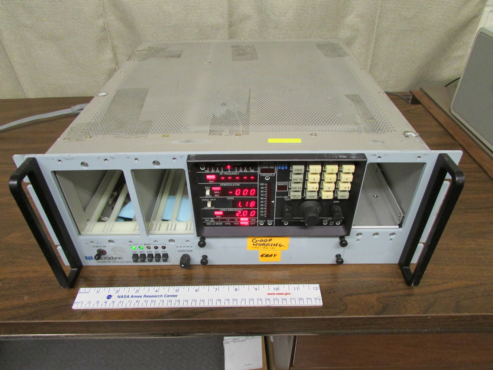 Microdyne Telemetry Receiver 106-912-01 Model 1400-MRA | eBay