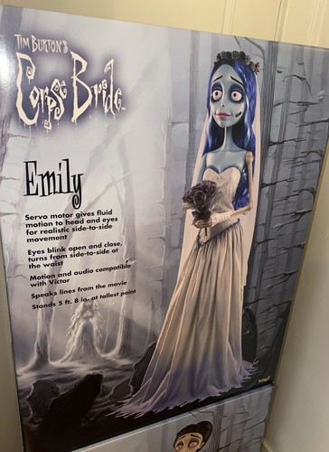 Corpse Bride Animatronic SET OF 2 Emily and Victor Moving Figures In ...