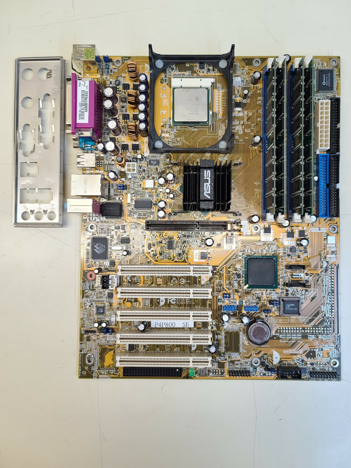 Asus P4P800 SE Rev 2.00 865PE + Pentium 4 3GHz + 3GB + I/O Shield COMBO ...
