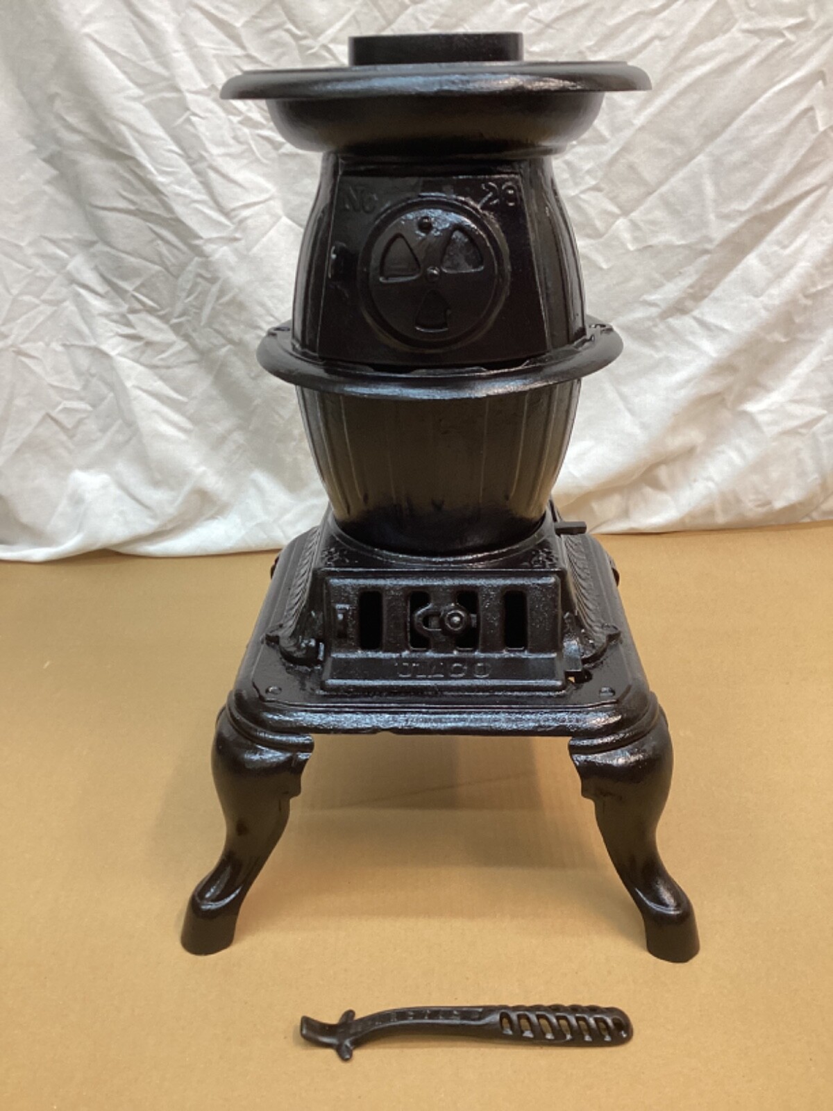 Pot Belly Cast Iron Parlor Stove Umco #28 Antique | eBay