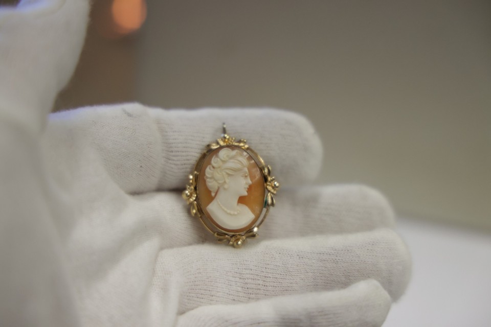 Antique GP Cameo Pin Lady Scene | eBay