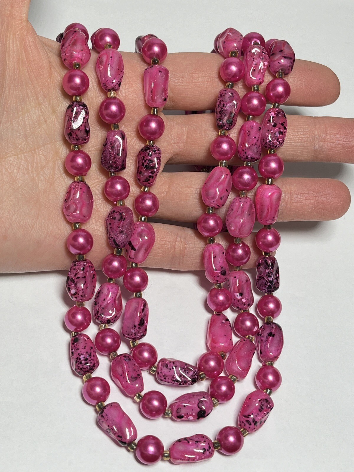 Vintage Hot Pink Black Paint Splatter Resin Beaded Ne… - Gem