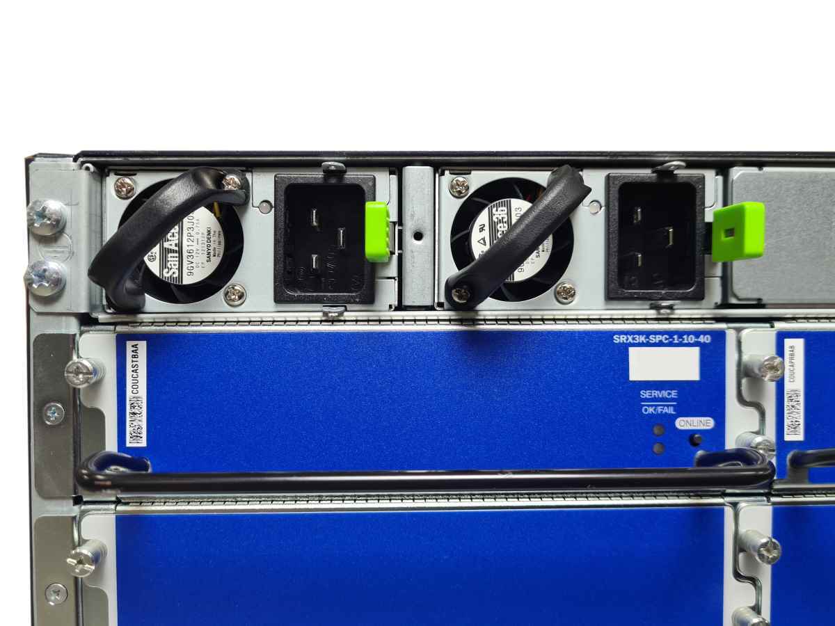 Juniper SRX 3600 SRX3K-SFB-12GE 2x SRX3K-2XGE-XFP SRX3K-SPC-1-10-40 ...