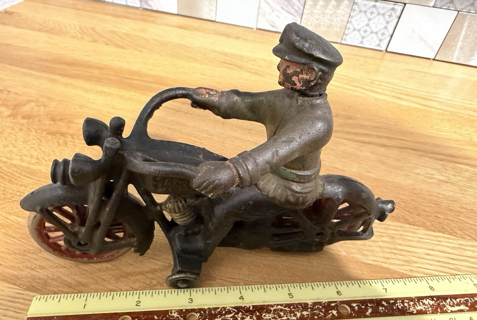 Vintage Cast Iron Harley Davidson Hubley Police Motorcycle Cop Toy ...