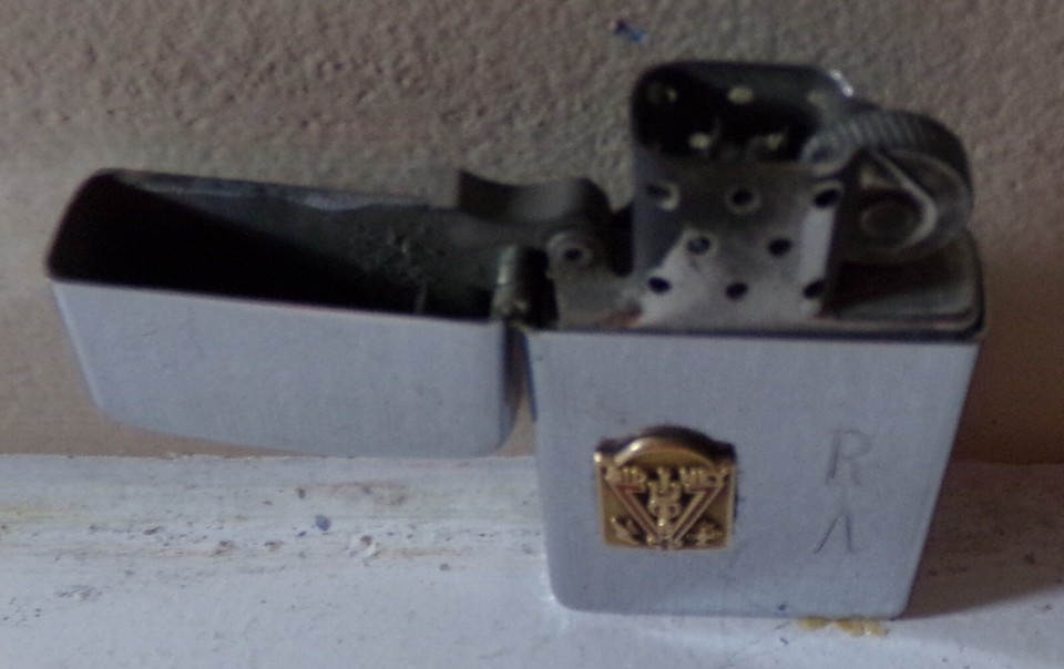 1968 ZIPPO SLIM LIGHTER UNIVERSITY OF TECHNOLOGY UTS SYDNEY AUSTRALIA ...