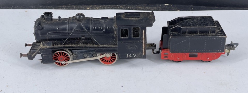 FLEISCHMANN HO SCALE 0-4-0 STEAM ENGINE AND TIN TENDER #1954 No Box | eBay