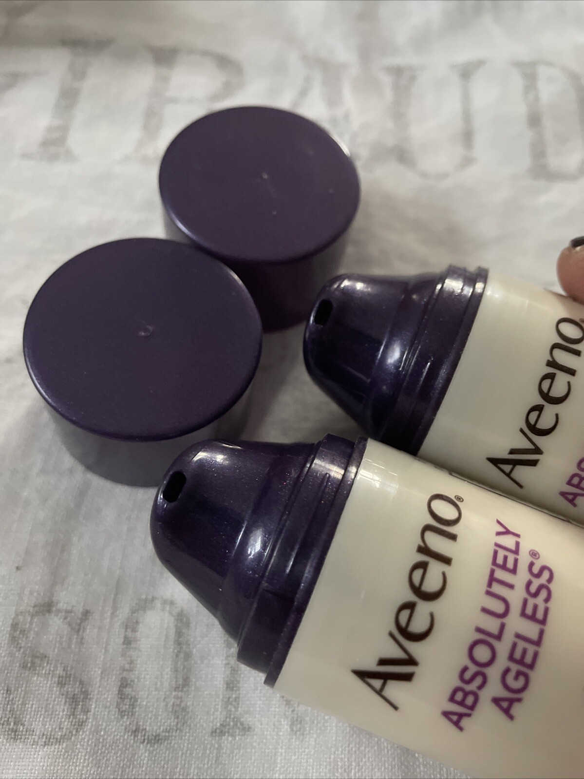 Aveeno Absolutely Ageless Daily Moisturizer SPF30 1.7oz RETIRED Expired ...