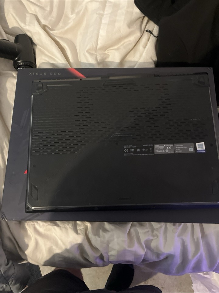 ASUS ROG Strix G7 15.6 i7-9750H 2.6GHz 16GB RAM 500 Storage GeForce GTX ...