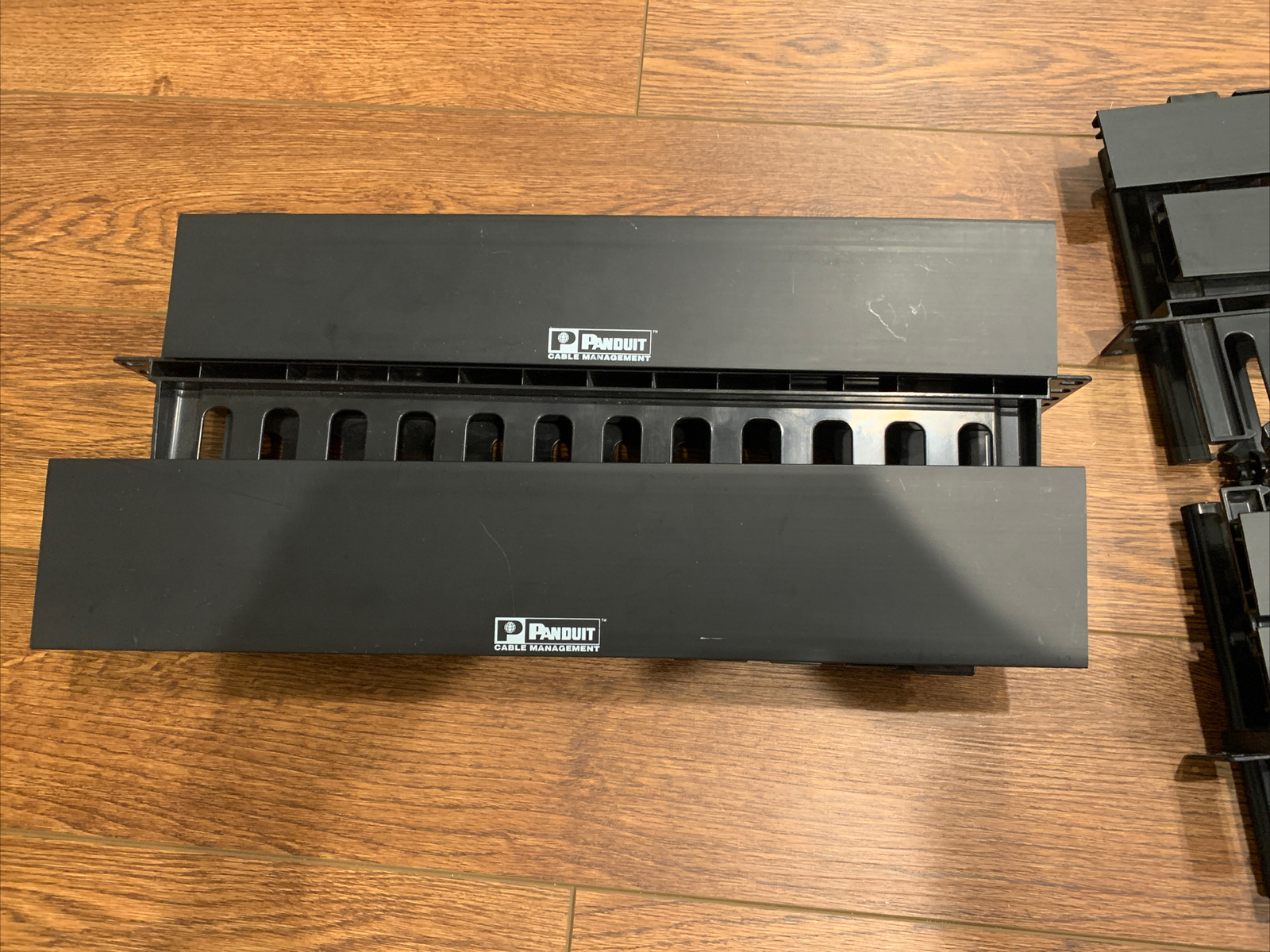Lot Of 3 Panduit Horizontal Cable Management 2x WMPSE/WMPFSE And WMPH2E ...