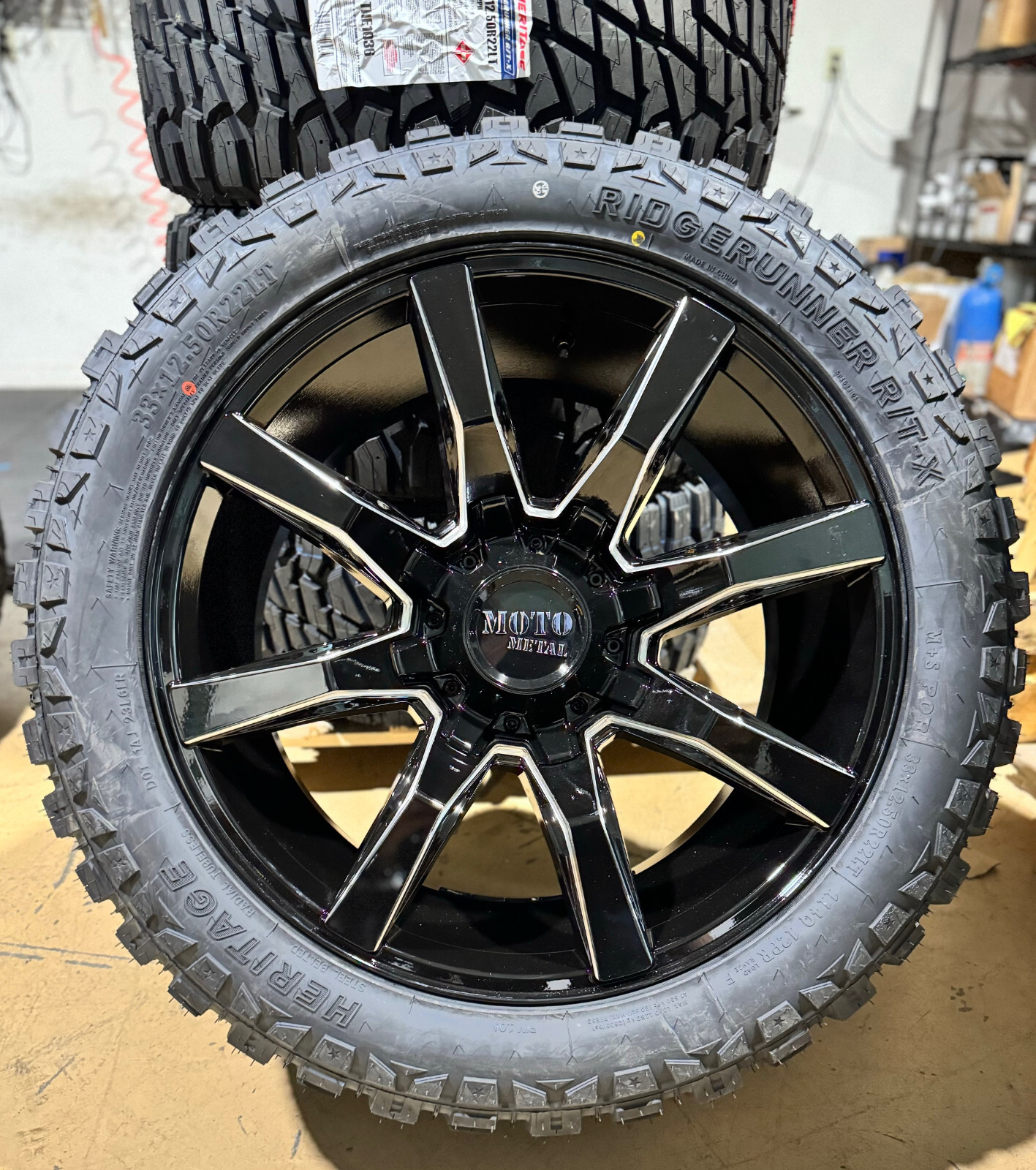 22x10 Moto Metal MO804 Spider Wheels 33" RT Tires 8x170 Ford Excursion ...