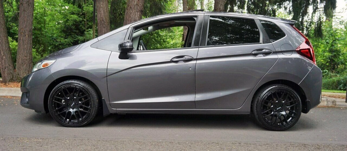 Benefits of a Precut Car Window Tint vs Pro Installation