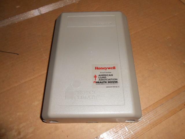 Honeywell W8900A1004 Remote Module Humidity Control 24 VAC 35038 for ...