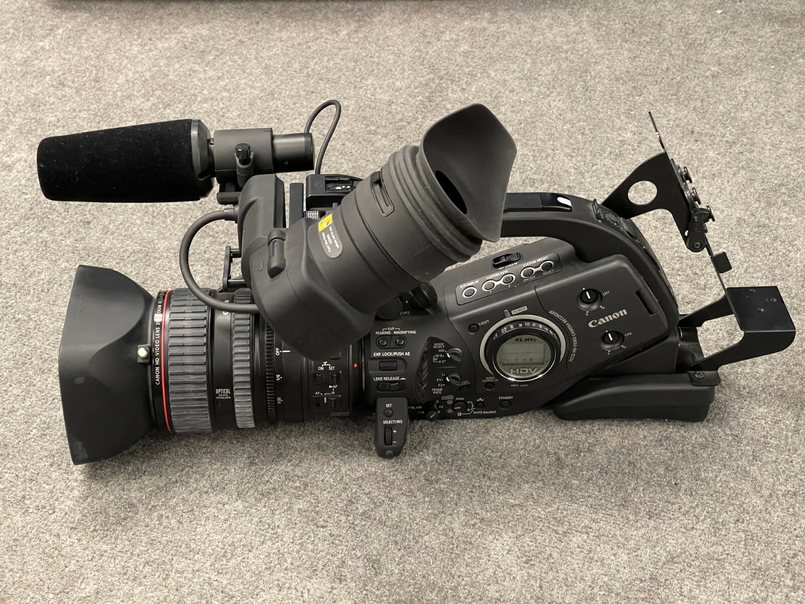 Canon XL-H1s 3CCD HD miniDV Pro Camcorder Kit w/20X 5.4-108 Lens + Hard ...