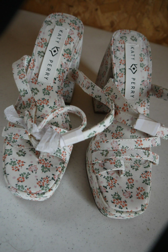 Katy Perry The Meadow Floral Open Toe Platform Heel Sandals Pink White ...