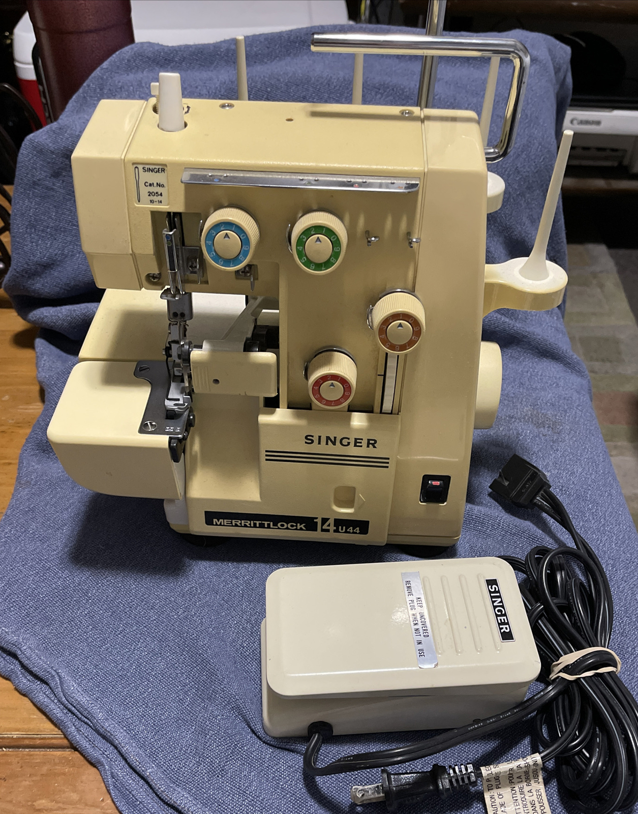 Maquina Overlock Singer comprar usado no Brasil | 40 Maquina Overlock ...