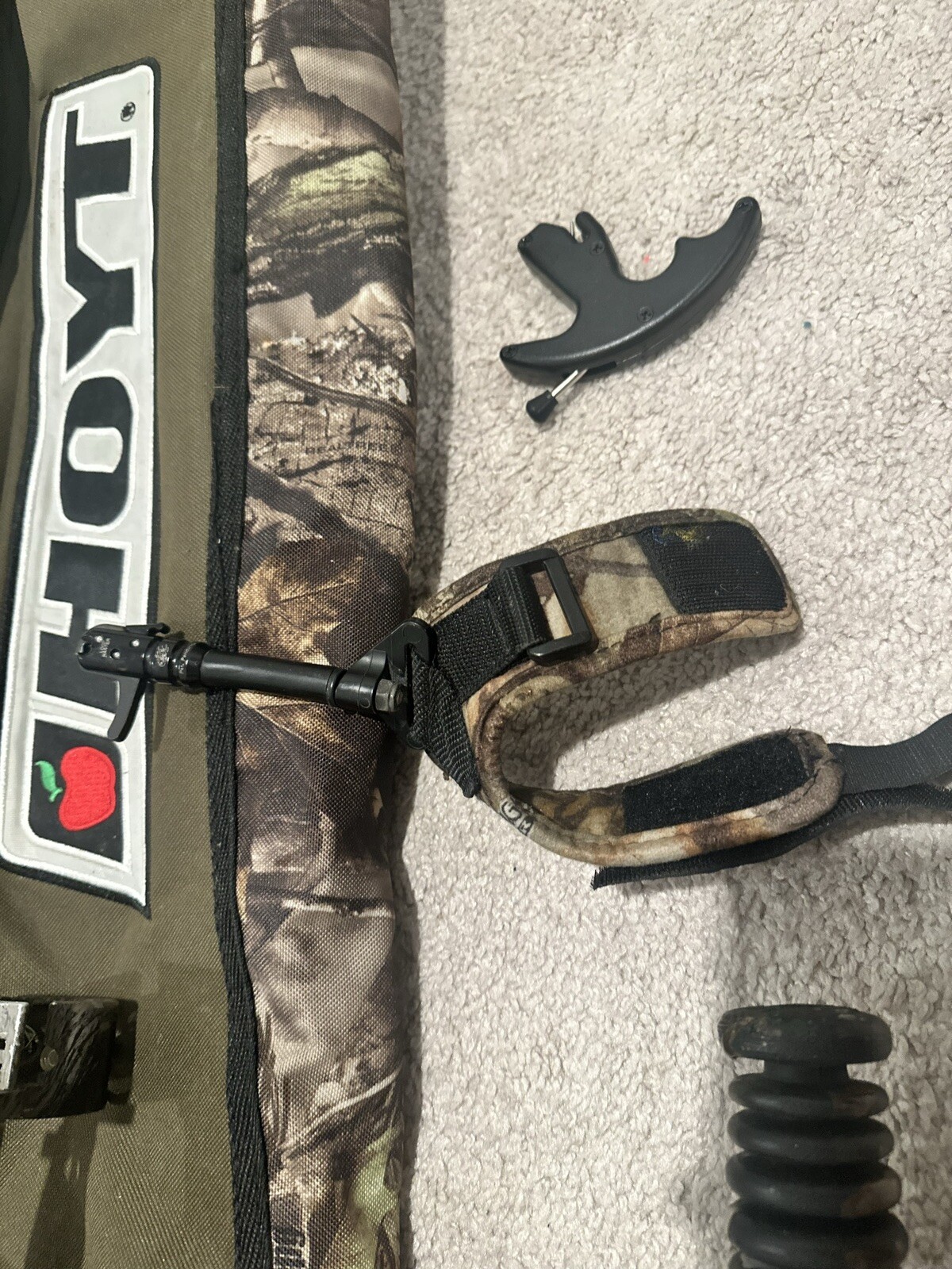 Hoyt Trykon XL XT compound bow right hand 40-80 lbs | eBay