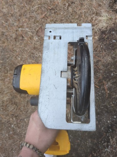 DEWALT DC390 6-1/2" 18V Cordless Wood Carpentry Portable Hand Circular ...