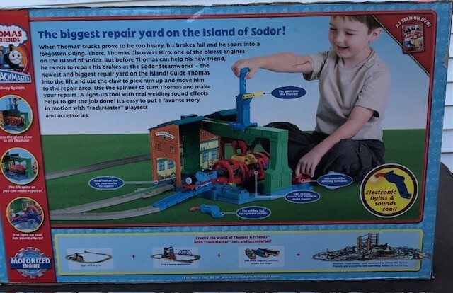 Thomas & Friends Trackmaster Spin & Fix Thomas At The Sodor Steamworks ...