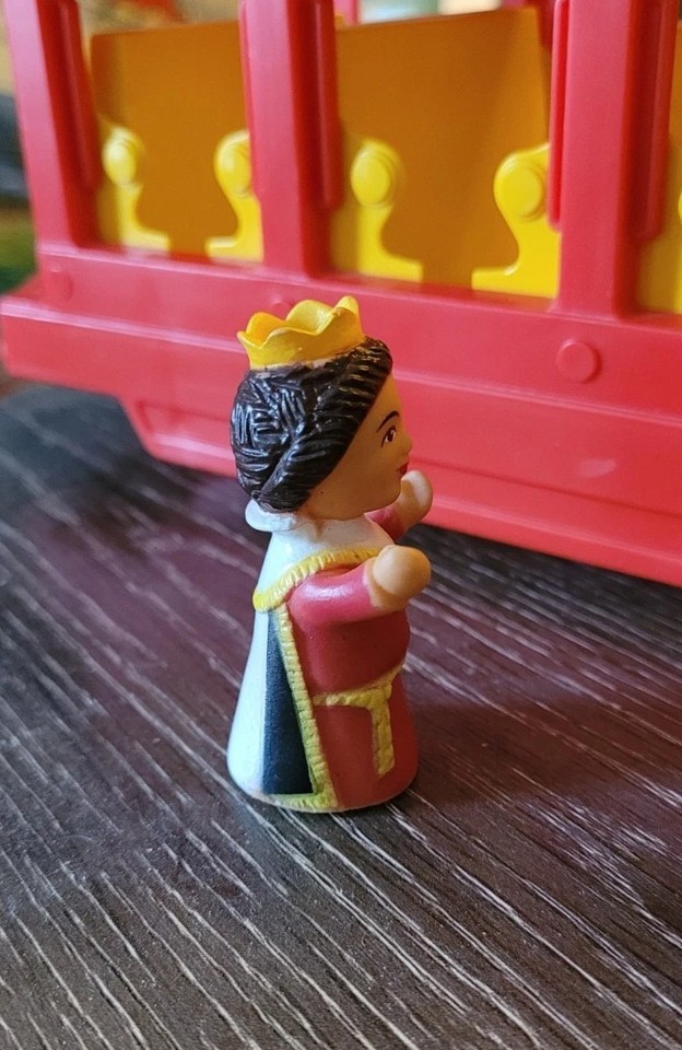 QUEEN SARAH - Mr Rogers Neighborhood 1977 Ideal Finger Puppet | eBay
