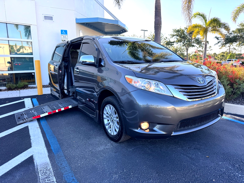 2015 Toyota Sienna XLE BRAUNABILITY RAMP Handicap Van | eBay