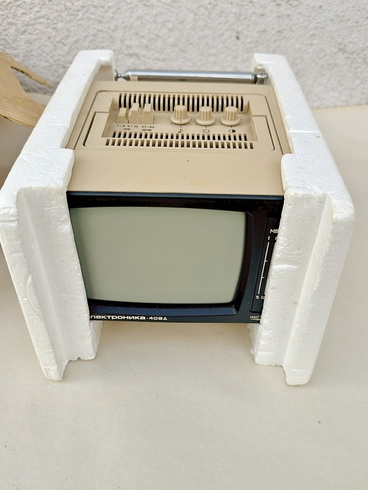 Vintage Soviet Portable Television TV ELEKTRONIKA 409 D 5'' New in BOX ...