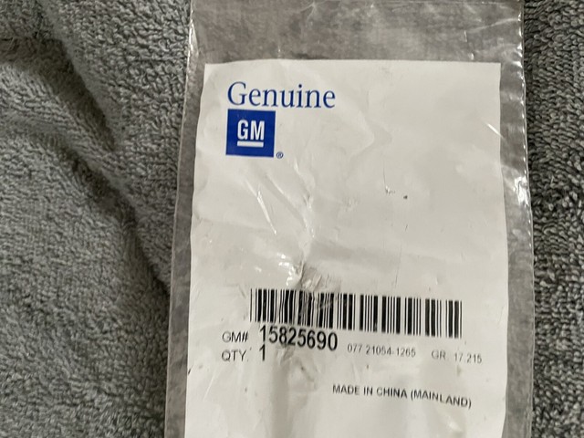 OEM 2014 GMC Yukon Liftgate Tailgate Door Chrome Emblem 15825690 for ...