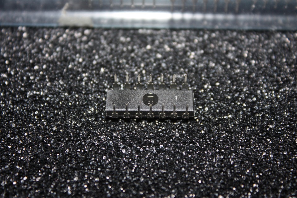 TI 74S00 Quad 2-Input NAND Gates, SN74S00N | eBay