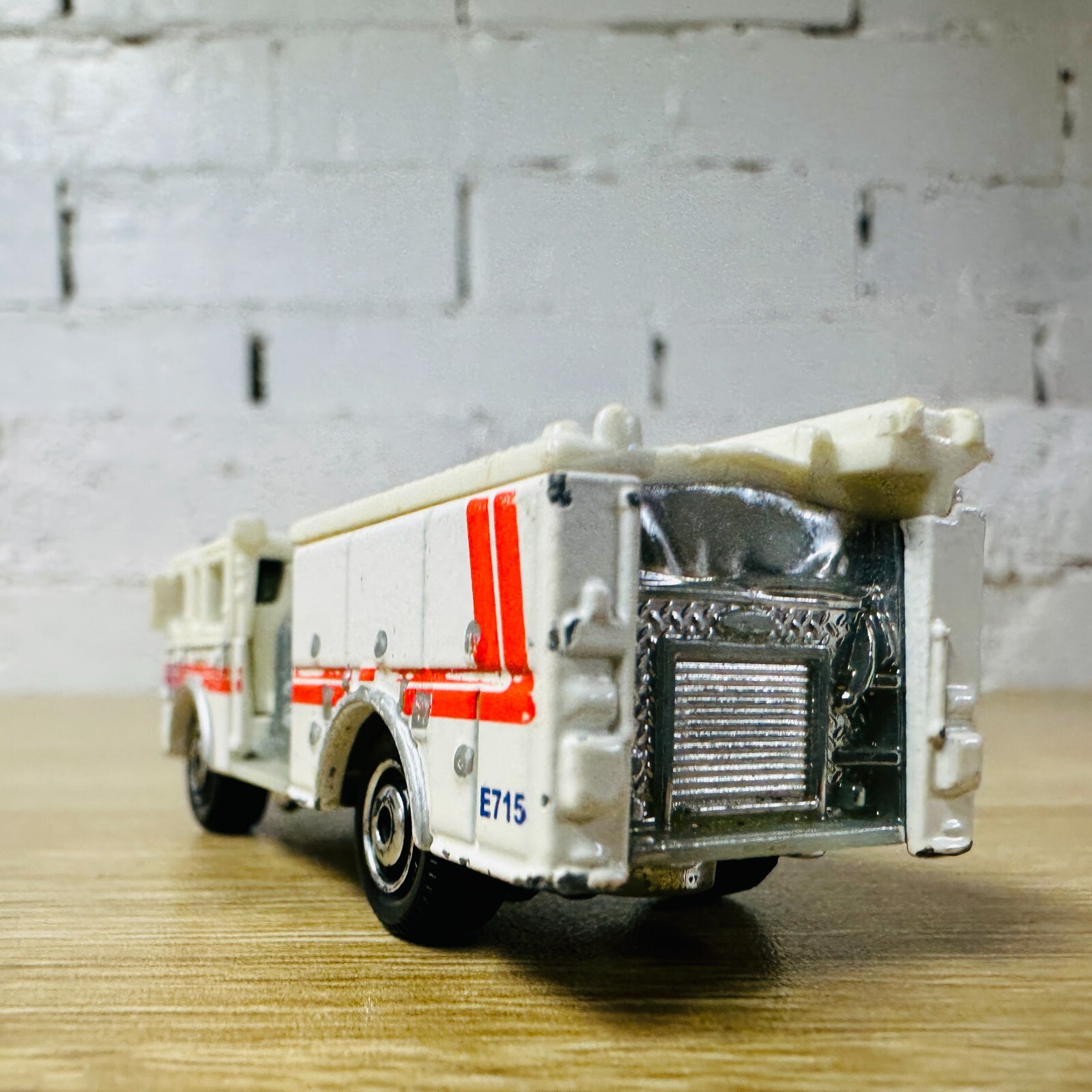 Pierce Dash Fire Engine White Red MB755 2010 Emergency Response 6/8 ...