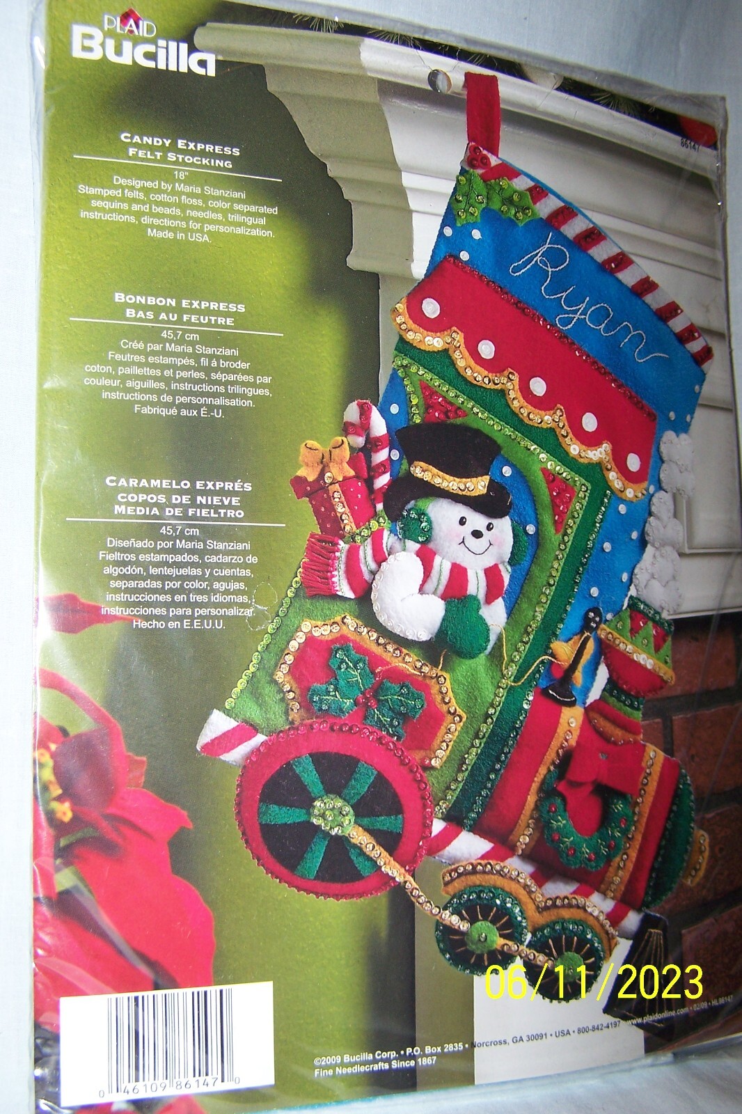 BUCILLA FELT APPLIQUE 18" CHRISTMAS STOCKING KIT - CANDY EXPRESS | eBay