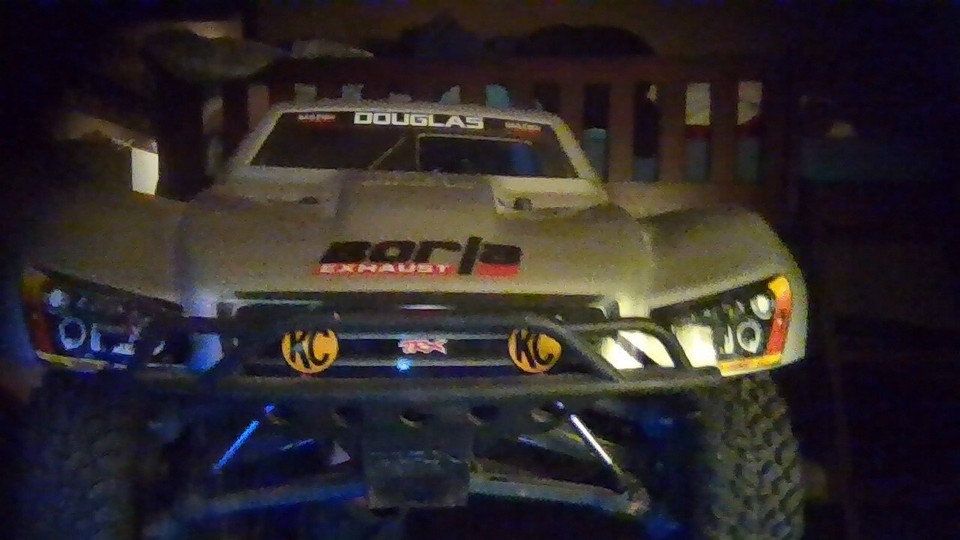 traxxas rc truck 4x4 1/10 nitro only run one time good shape motor ...