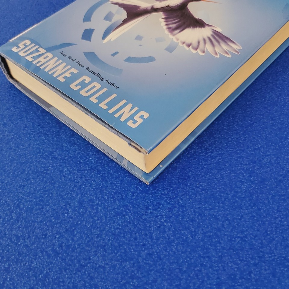 MOCKINGJAY HARDCOVER BY: SUZANNE COLLINS THE HUNGER GAMES SEQUEL SHIPS ...