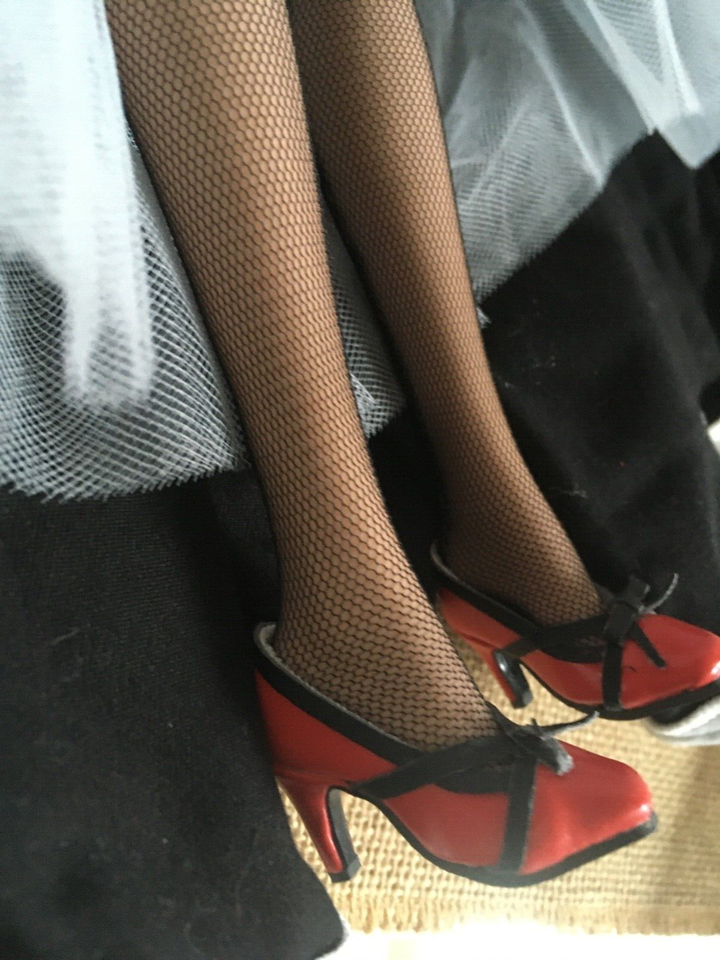 Tonner Alice in Wonderland QUEEN OF HEARTS CORONATION GOWN on a 16 ...