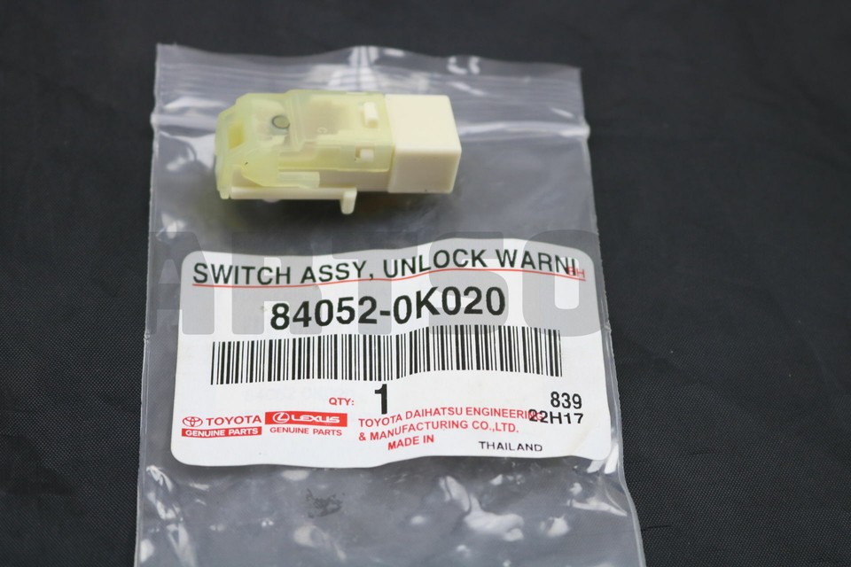 840520K020 Genuine Toyota SWITCH ASSY, UN-LOCK WARNING 84052-0K020 | eBay
