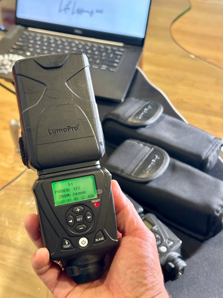 LumoPro LP180 Flash - 2 flash Kit | eBay