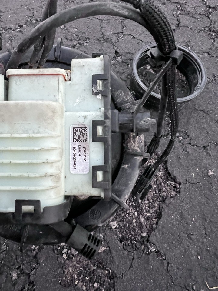 ACDelco 22902634 Diesel Exhaust Fluid DEF Pump & Heater V8 6.6L Duramax ...