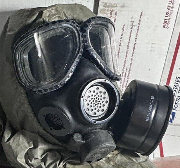 M40 GAS MASK W/ NBC CHEMICAL HOOD, ACCESSORIES & CARRY BAG * SIZE ...