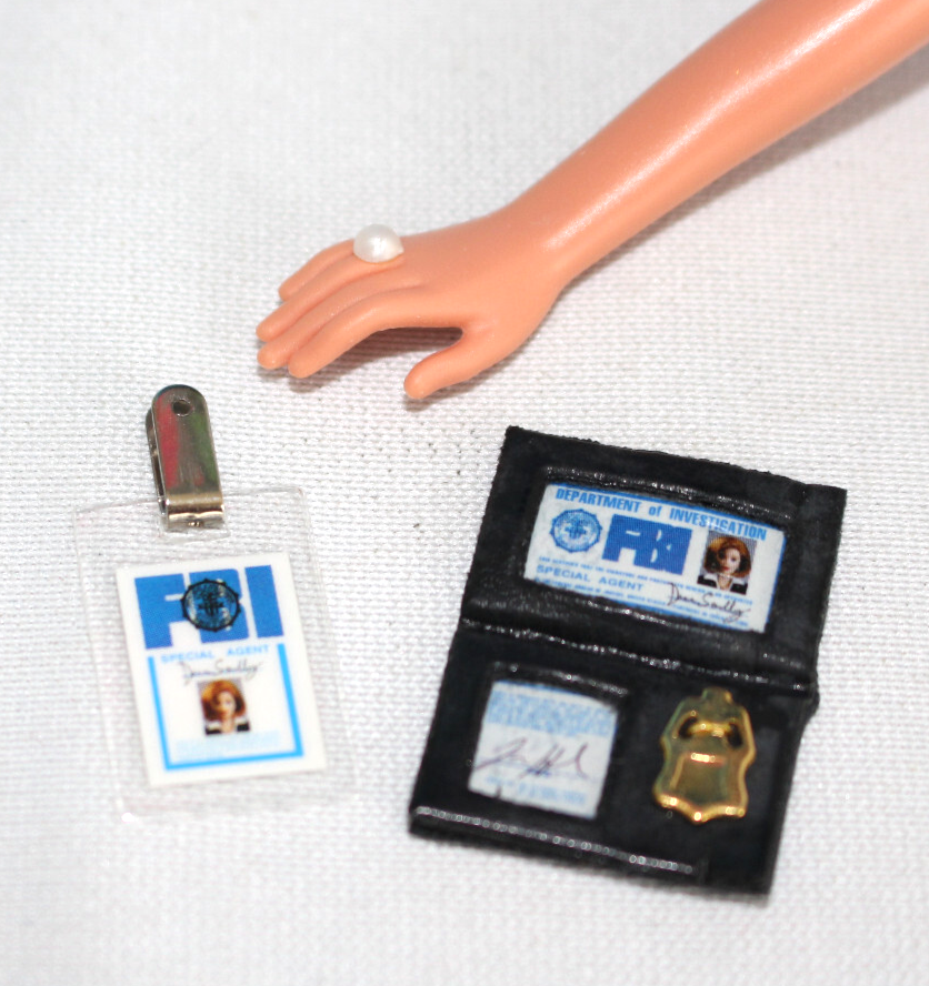 Set MINI FBI badge ID Shield Female Identification doll TOY 1:6 scale X ...