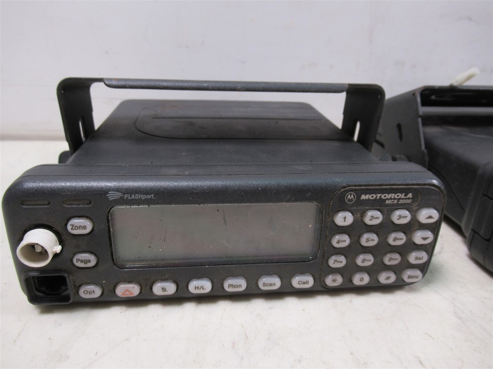 Lot of 3 Motorola MCS 2000 Radios M01HX-834W M01UJN6PW6BN 2-Way Decks ...